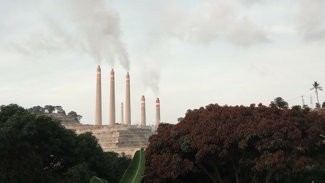 PLTU Suralaya Jadi Penyebab Polusi Udara Jakarta? | kumparan.com
