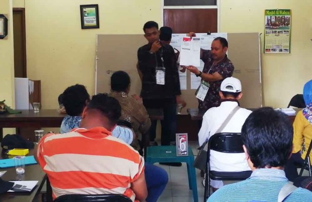 Coblos Ulang di Surabaya, Pasangan Jokowi-Ma'ruf Tetap Unggul ...