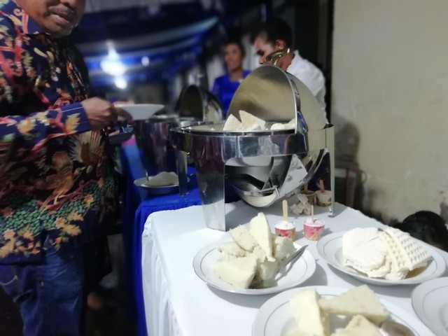 Enbal Makan Lokal Kei, Tersaji di Resepsi Pernikahan Anak Bupati ...