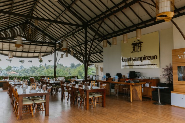 Eksotisme Kuliner Nusantara di Bumi Sampireun | kumparan.com