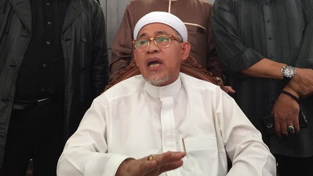 Karpet Masjid di Sentul City Langsung Dicuci Usai Diinjak Anjing ...