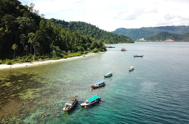 Menikmati Pesona Pulau Mandeh, Sumatera Barat | kumparan.com