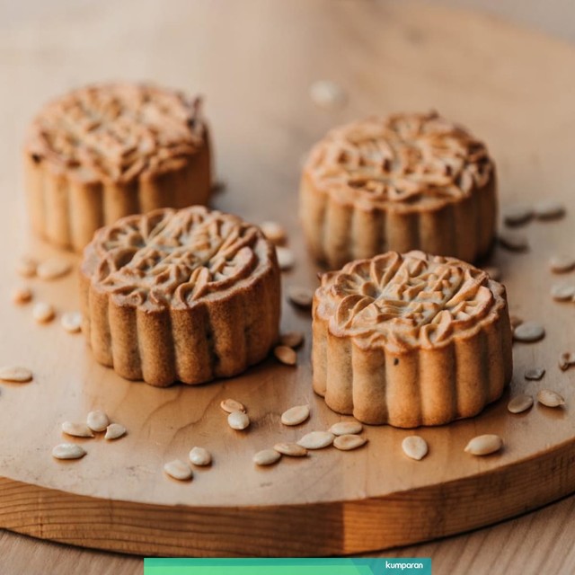 Makan 4 Mooncake Setiap Hari, Warna Darah Laki-laki Ini Berubah Putih ...