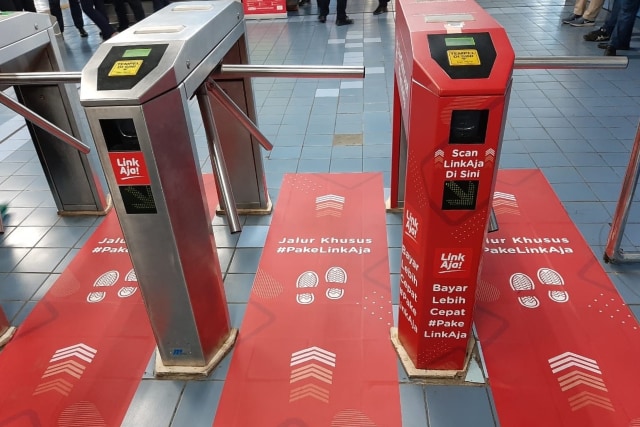 Naik KRL Segera Bisa Pakai LinkAja | kumparan.com