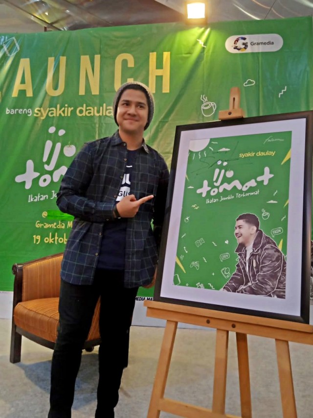 Syakir Daulay Rilis Buku 'Ijo Tomat' | kumparan.com