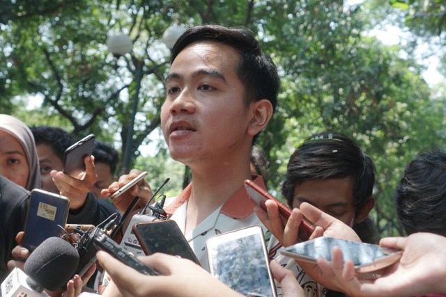 Gibran soal UGM hingga UI Ramai-Ramai Kritik Jokowi: Tanyakan yang ...