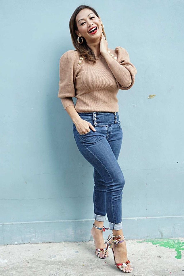 Beragama Islam, Indah Kalalo Ungkap Alasan Bangun Pura di Rumah ...