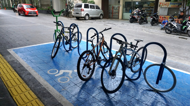 Menhub Bikin Aturan Baru, Gedung Kantor hingga Mal Wajib Sediakan ...