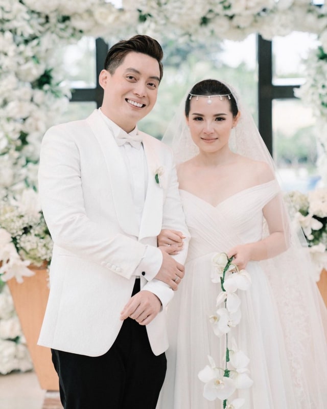 5 Potret Kemesraan Edric Tjandra dan Istri Kala Menanti Si Buah Hati ...