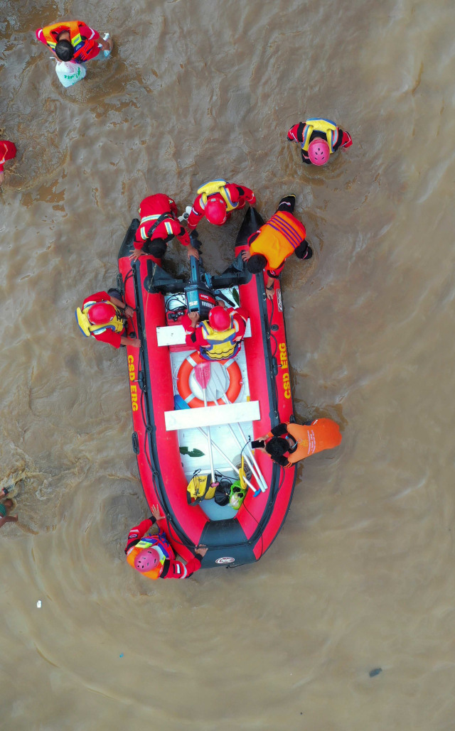 Korban Tewas Banjir Jabodetabek dan Lebak Capai 43 Orang | kumparan.com