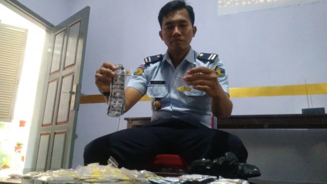 Ribuan Pil Dextro dan Koplo Ditemukan dari Lapas Kelas 2B Probolinggo ...