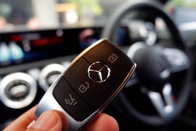 Mengenal Kunci Keyless Mobil: Penanganan Saat Baterai Habis dan Hilang ...