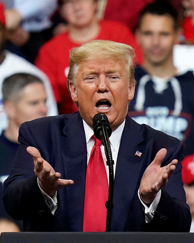 Karyawan Oracle Mogok Kerja karena Bosnya Dukung Donald Trump ...