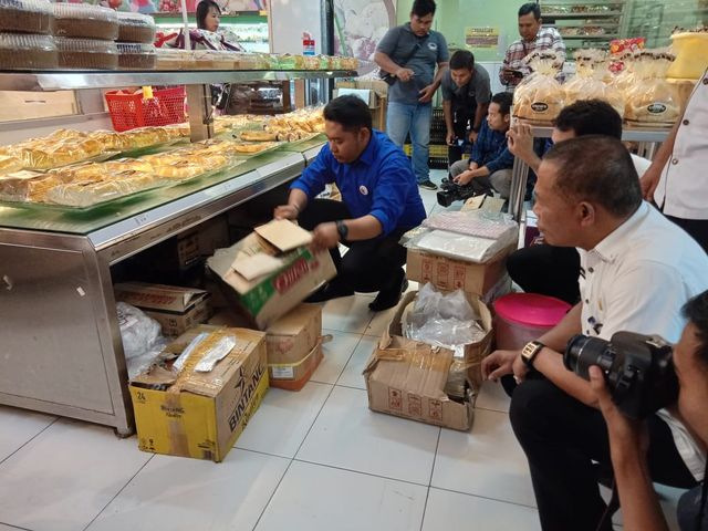 Sidak Pangan, Ditemukan Seekor Tikus di Mal Chandra Tanjung Karang ...