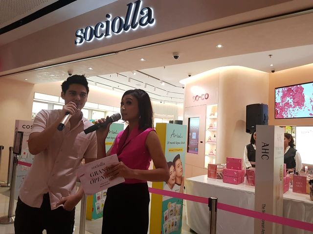 Sociolla Resmi Buka Gerai Offline Pertama di Surabaya | kumparan.com