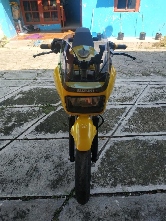 Motor 2-tak Legendaris: Suzuki RGR 150 yang Kini Harganya Rp 18 Jutaan ...