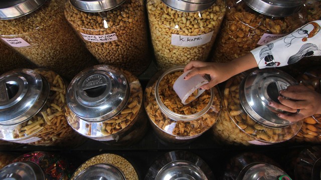 Resep Kue Kewuk yang Garing dan Enak | kumparan.com