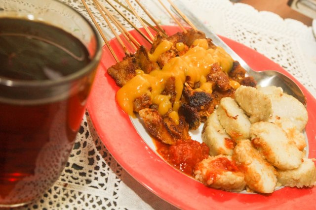 Resep Sate Susu, Menu Takjil Andalan Kampung Jawa, Denpasar | kumparan.com