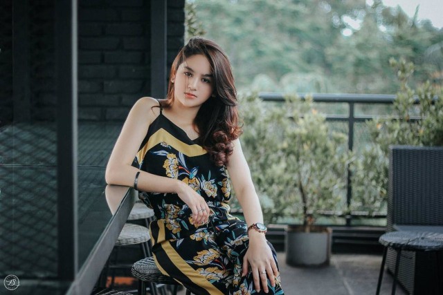 Profil Hana Hanifah, Selebgram yang Berseteru dengan Mantan Atta ...
