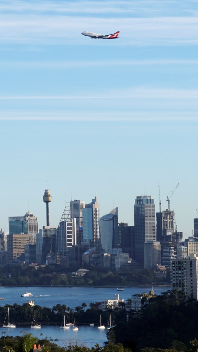 Foto: Pelepasan Penerbangan Terakhir Jumbo Jet Boeing 747 Qantas ...