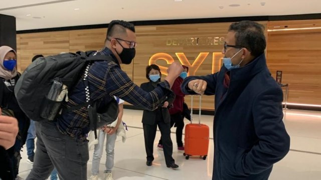 KBRI Canberra Bantu Pulangkan 358 Mahasiswa dan Keluarganya | kumparan.com