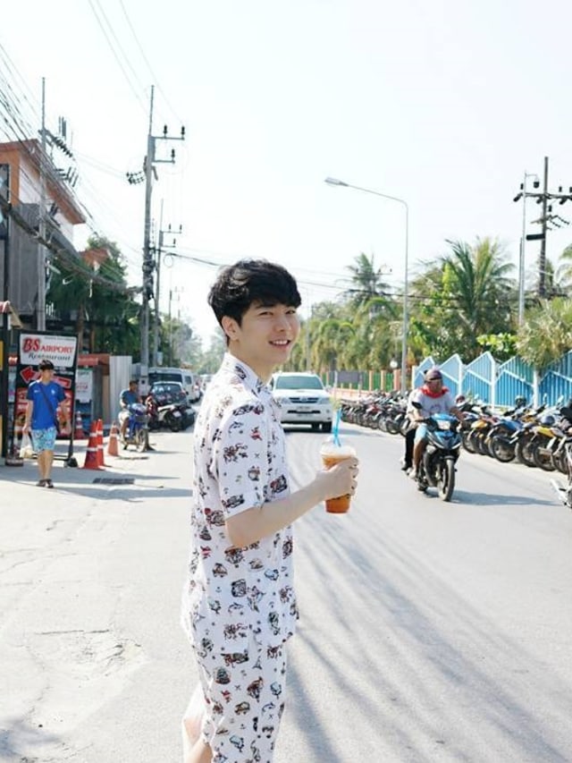 Penulis Webtoon Lookism, Park Tae Joon, Positif COVID-19 | kumparan.com