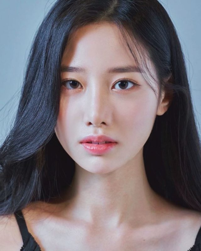 Berry Good Johyun: Member Girl Group dan Bintang Variety Show eSports ...