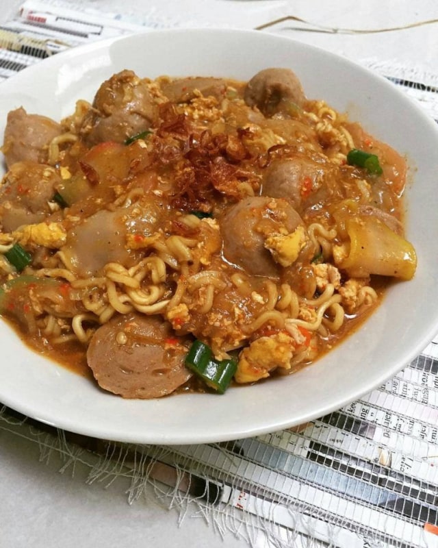 Resep Seblak Mi Instan yang Bikin Perut Kenyang | kumparan.com
