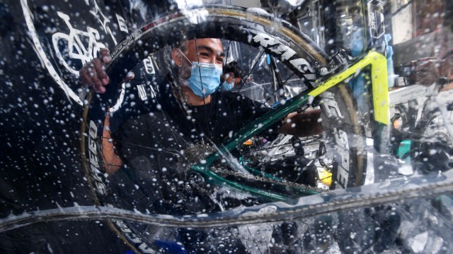 Foto: Menengok 'Basahnya' Usaha Cuci Sepeda di Jakarta | kumparan.com
