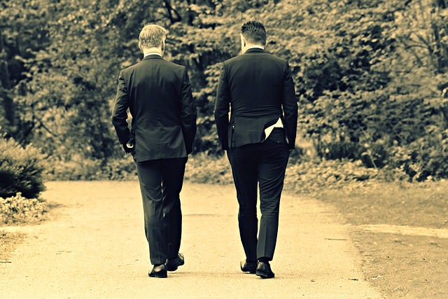 Hukum Isbal atau Memanjangkan Busana Dalam Islam | kumparan.com