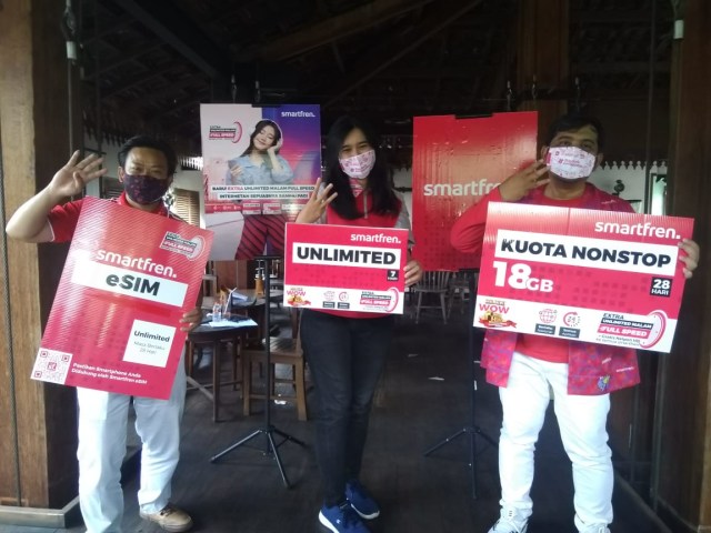 Smartfren Kenalkan Embed Sim Card | kumparan.com