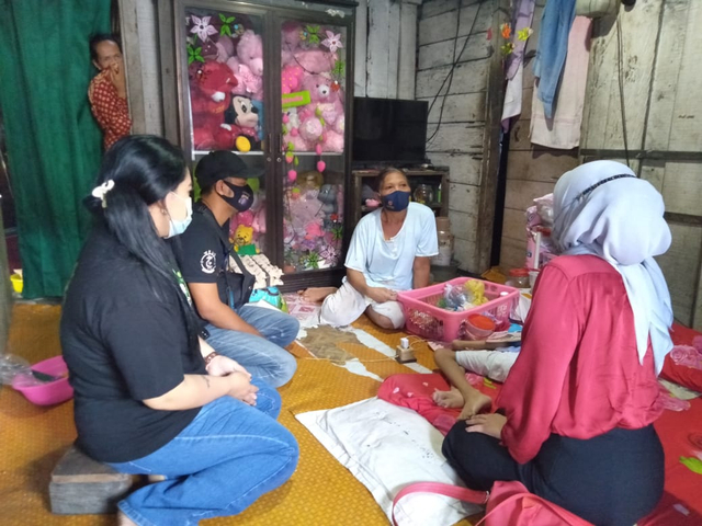 Berbagi Berkah Ramadhan, PWI Kotawaringin Barat Bagikan Sembako dan ...
