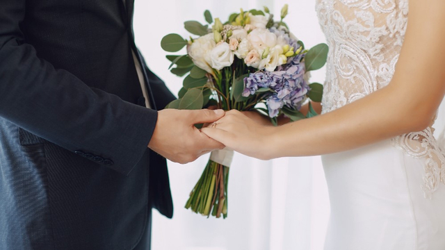 Usia Ideal Menikah Menurut BKKBN, Psikolog, dan Rasulullah | kumparan.com