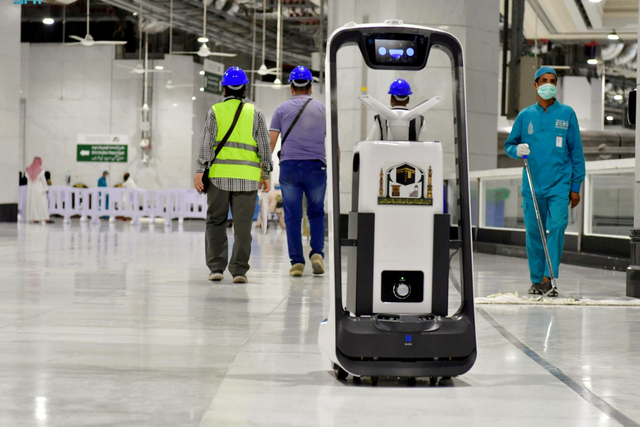 Melihat Hebatnya Teknologi AI dan Robot di Masjidil Haram dan Nabawi ...