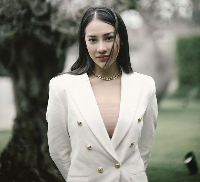 Heboh Potret Lawas Anya Geraldine Sedari Kecil, Perubahan Wajahnya Jadi Sorotan | kumparan.com