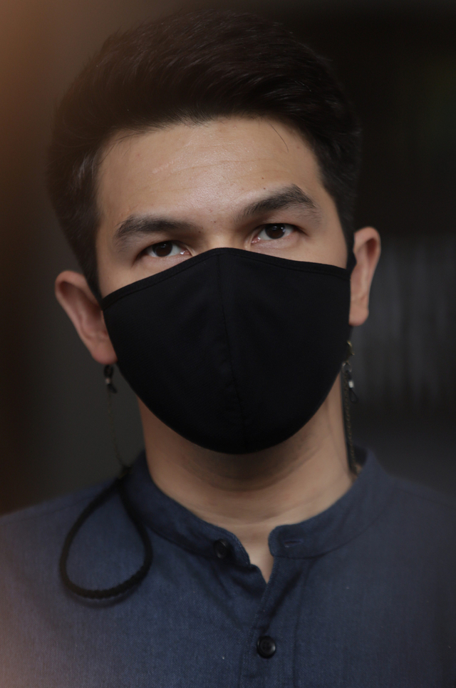 Jonathan Frizzy Kasih Cincin ke Ririn Dwi Ariyanti, Paman: Bukan ...