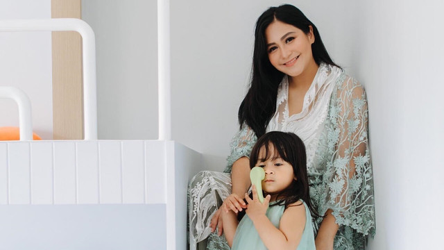 Berkarier Jadi Psikolog, Caca Tengker Tetap Hadapi Tantangan Mengasuh ...