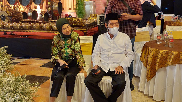 Penampilan Ketua MK Anwar Usman dan Adik Jokowi saat Menikah | kumparan.com