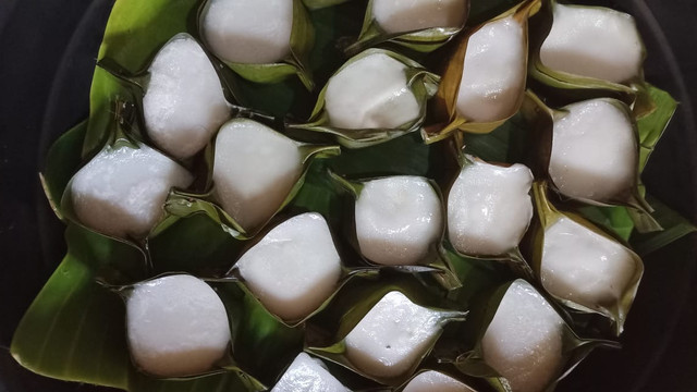 Mengenal Untuk Melestarikan Kue Jojorong | kumparan.com