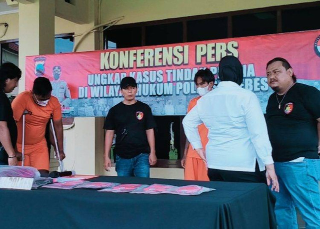 Mbégal Motoré Bocah Sekola Brebes, Polisi Gadungan Dibedhil daning ...