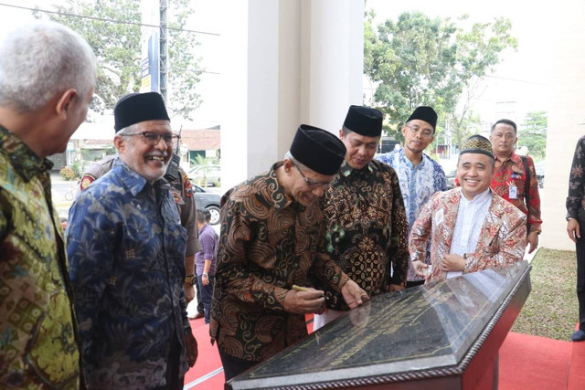 Ketum PP Muhammadiyah Resmikan Tiga Gedung di UMP dan Masjid AT TAJDID ...