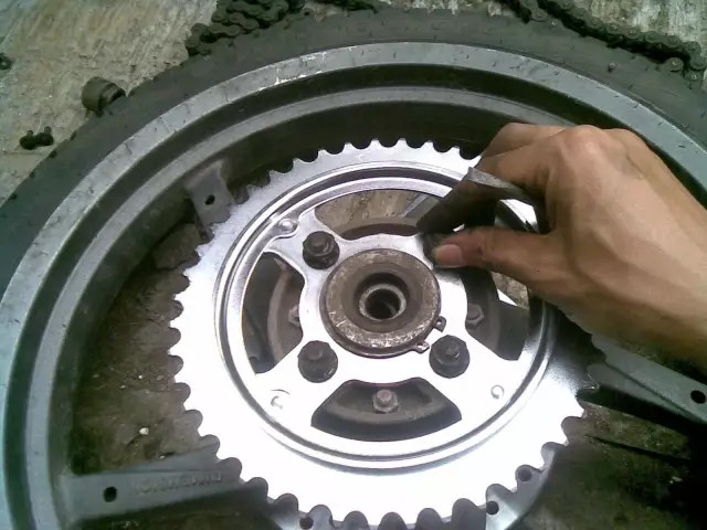 Fungsi Gir pada Sepeda Motor dan Cara Merawatnya | kumparan.com