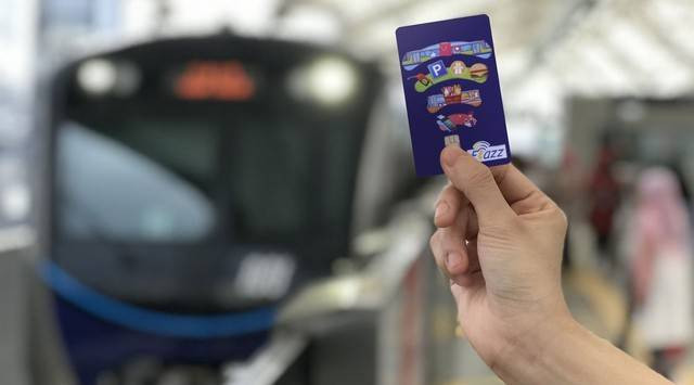 3 Cara Cek Saldo Flazz BCA, Kartu Pengganti Uang Tunai | kumparan.com