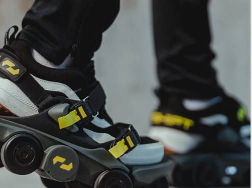 Ini Sepatu 'Moonwalk' Bikin Jalan Kaki Mirip Michael Jackson, Harga Rp ...