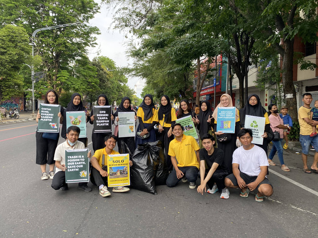 Aksi #SelangkahPungutSampah Bersama Para Penerima Beasiswa Pertamina ...
