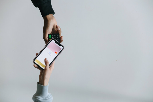 Mengenal Arti Konsumerisme dan Contohnya | kumparan.com