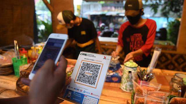 QRIS Mandiri: Pengertian dan Cara Menggunakannya | kumparan.com