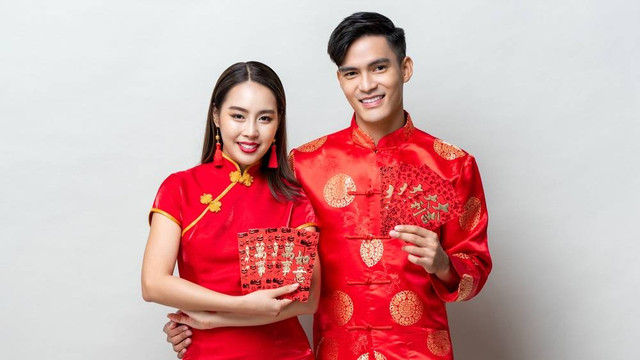 Mengenal Cheongsam & Changshan, Baju Khas Tionghoa yang Dipakai saat ...