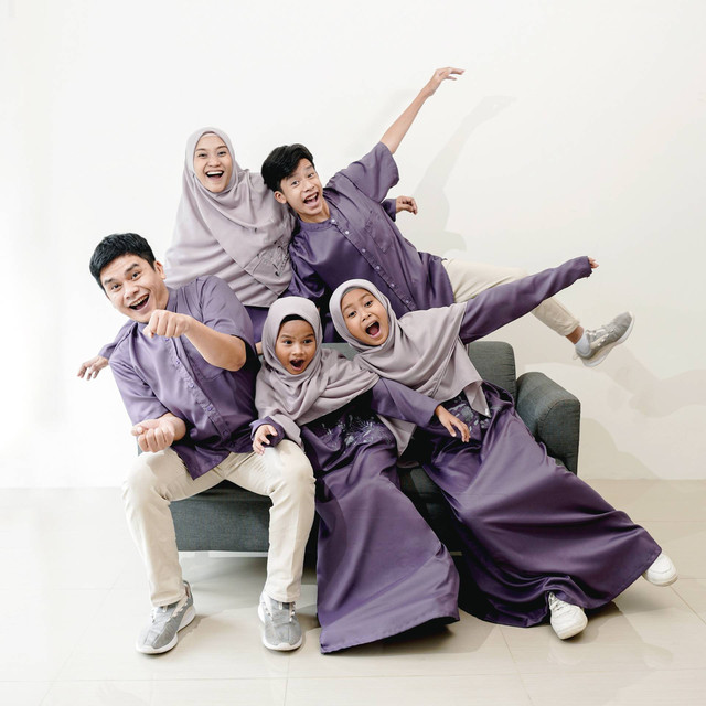 Cerita Arinaga Family, Konten kreator Keluarga yang Suka Bikin Lagu ...