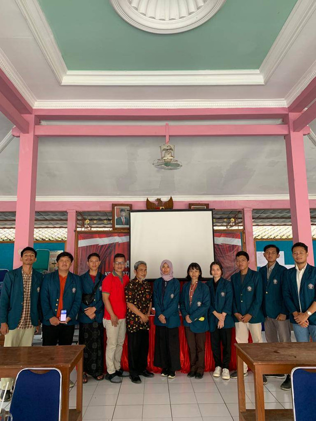 Peningkatan Softskill Perangkat Desa Plesan Dengan Pelatihan Komputer ...